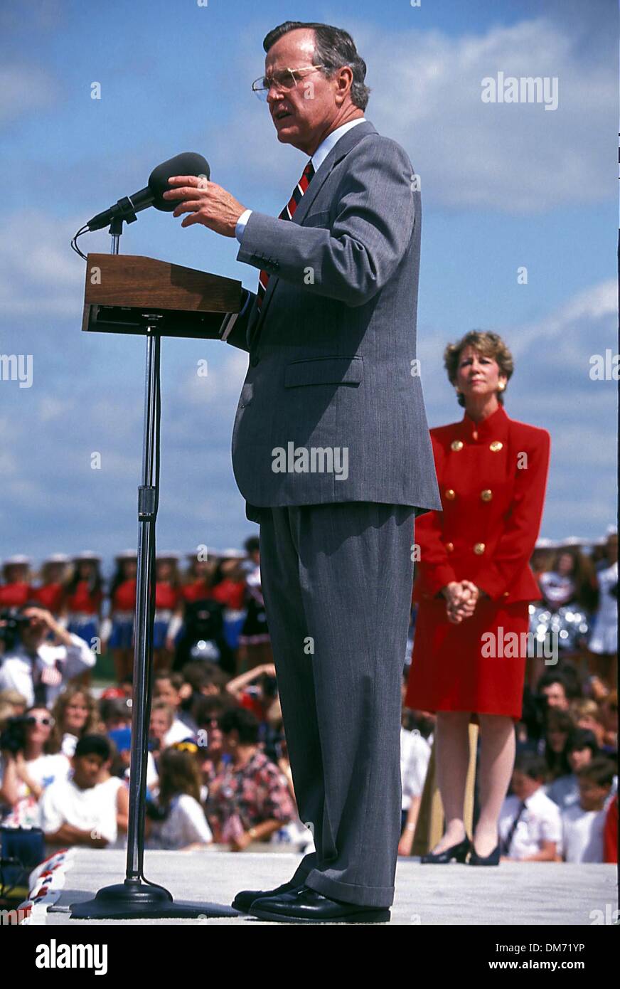 George bush 1992 campaign hi-res stock photography and images - Alamy
