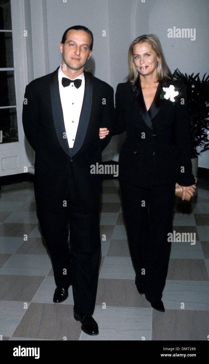 Medal of arts hi-res stock photography and images - Alamy