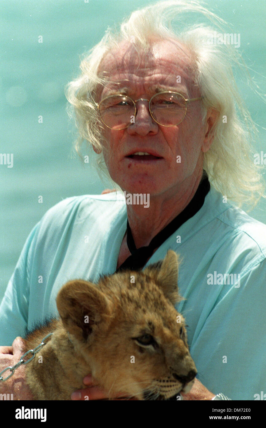 Richard harris lion walk lions hi-res stock photography and images - Alamy