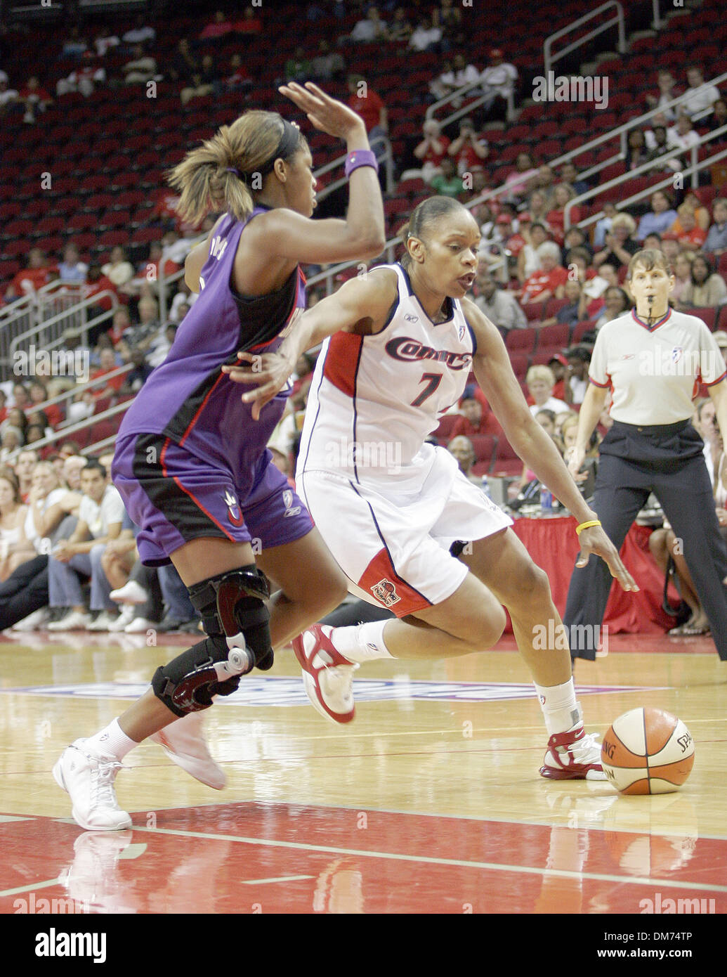 Sep 08, 2005; Houston, TX, USA; TINA THOMPSON during the Sacramento ...