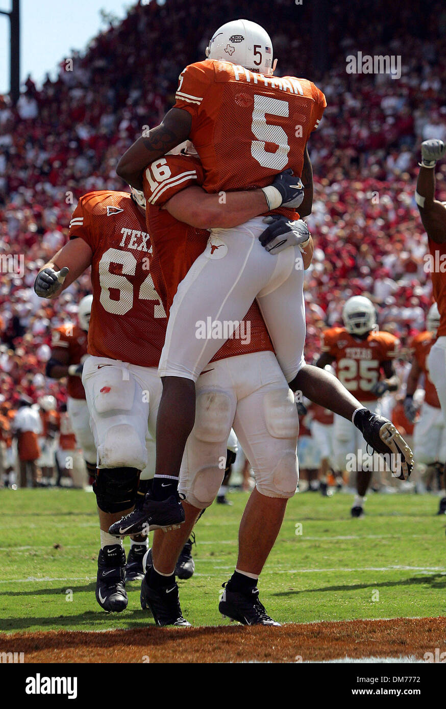 Oct 08, 2005; Dallas, TX, USA; NCAA Football: UT's Billy Pittman is ...