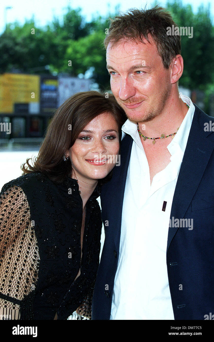 ANNA FRIEL & DAVID THEWLIS.ACTORS.LY.VENICE FILM FESTIVAL 2001, ITA.03 ...