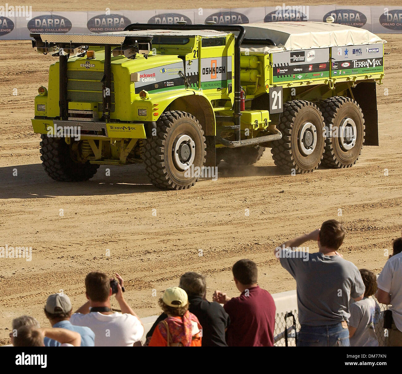 Terramax vehicle darpa hi-res stock photography and images - Alamy
