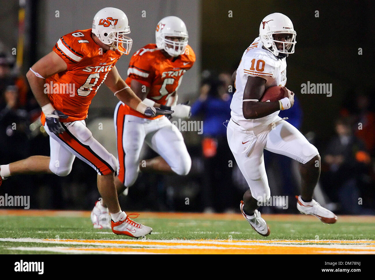 Oct 29, 2005; Stillwater, OK, USA; NCAA Football: Vince Young runs away ...