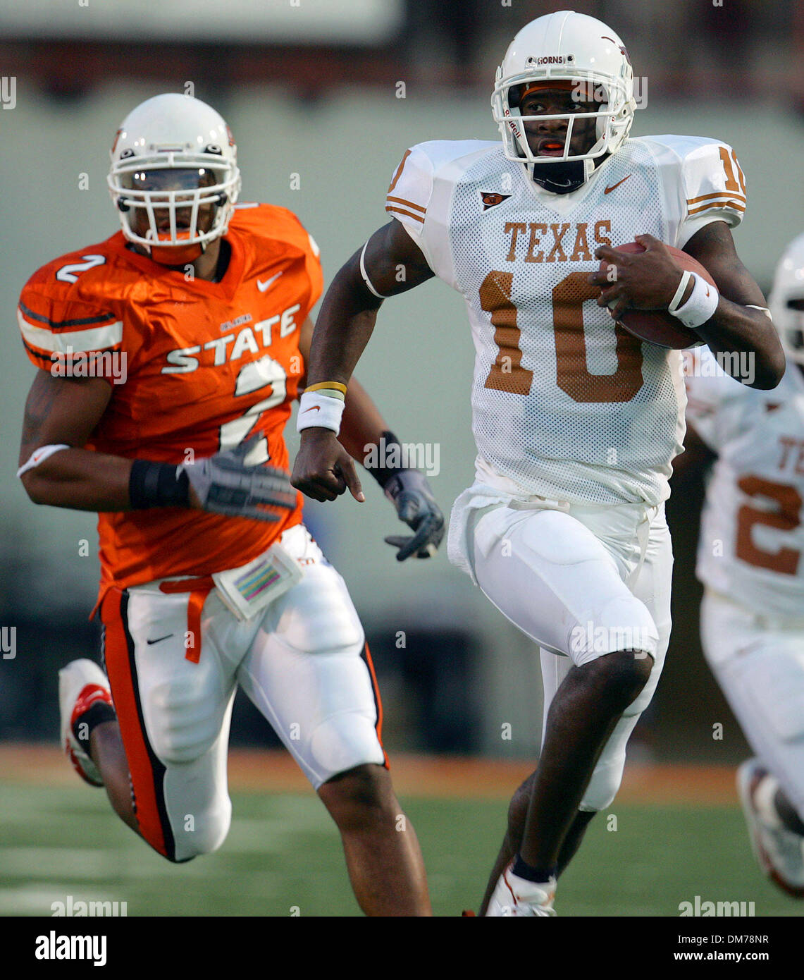 Oct 29, 2005; Stillwater, OK, USA; NCAA Football: Vince Young runs away ...