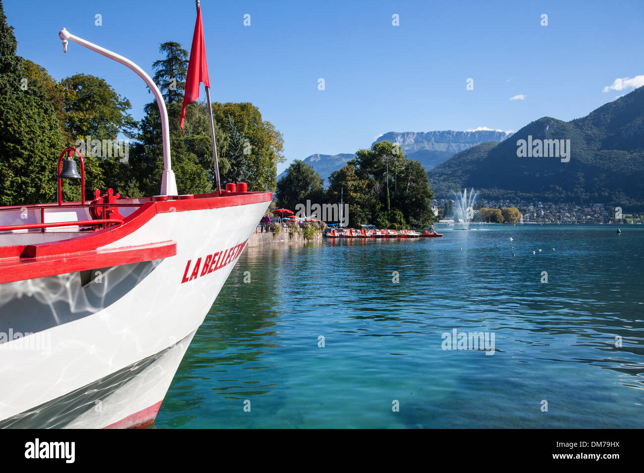 Sight seeing boat on lake annecy hi-res stock photography and images ...