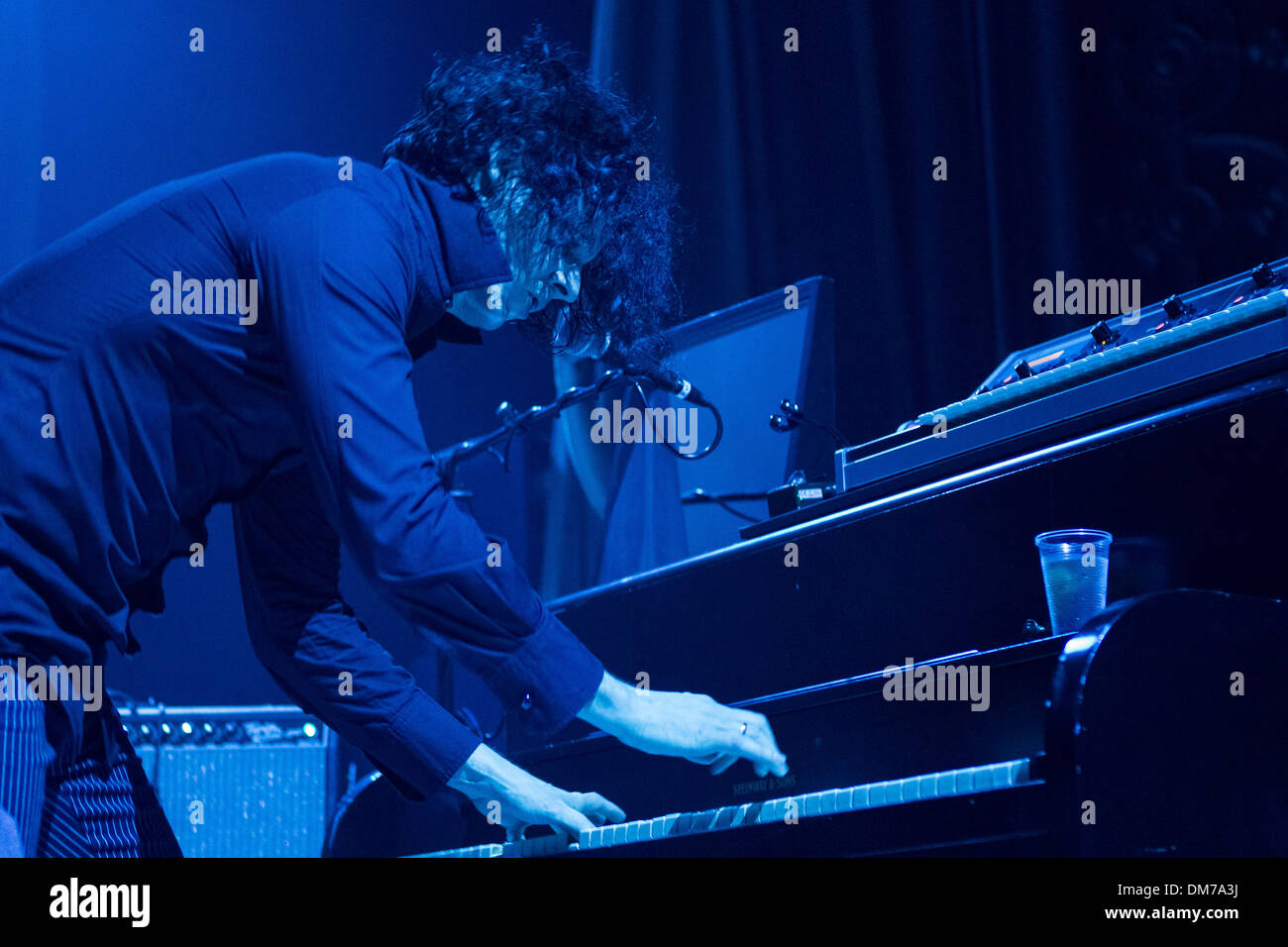 Jack white performing hi-res stock photography and images - Alamy