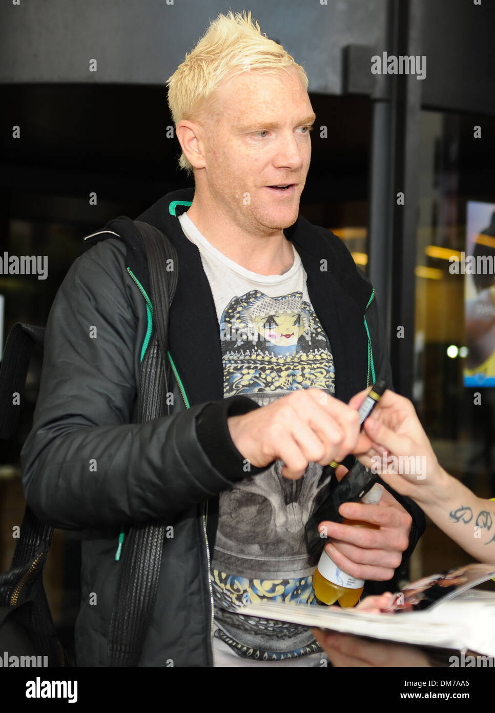 Ewan Thomas Athletes meet fans outside their hotel prior to Diamond ...