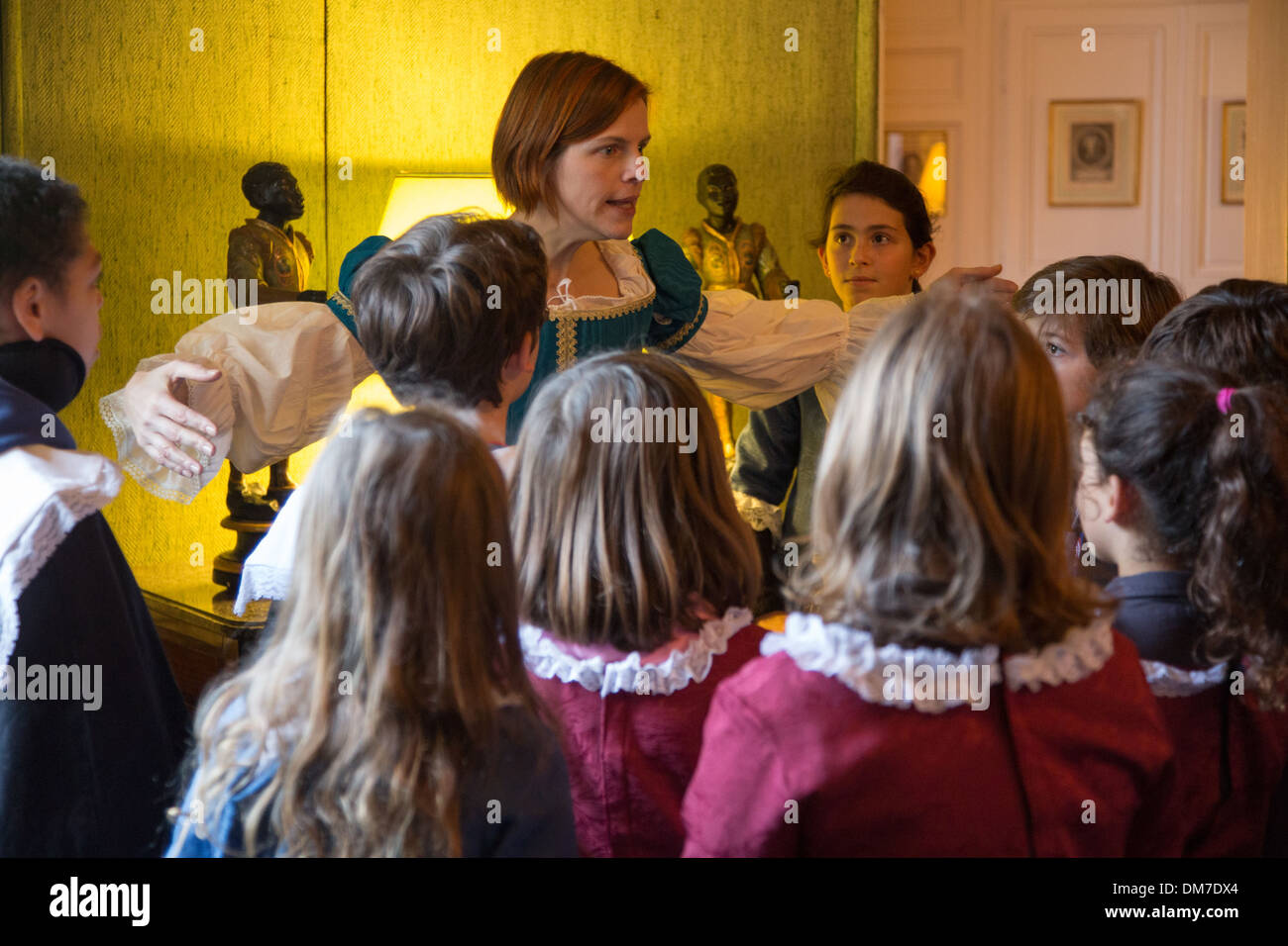 ENTERTAINMENT FOR CHILDREN WITH THE LITTLE AMBASSADORS, TOUR OF THE ...