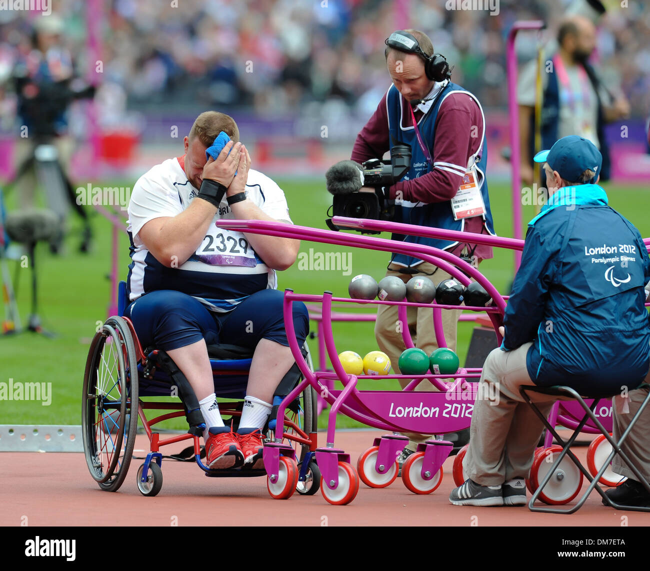 Richard Womack of Great Britain wins Gold medal for Men's Shot Put ...