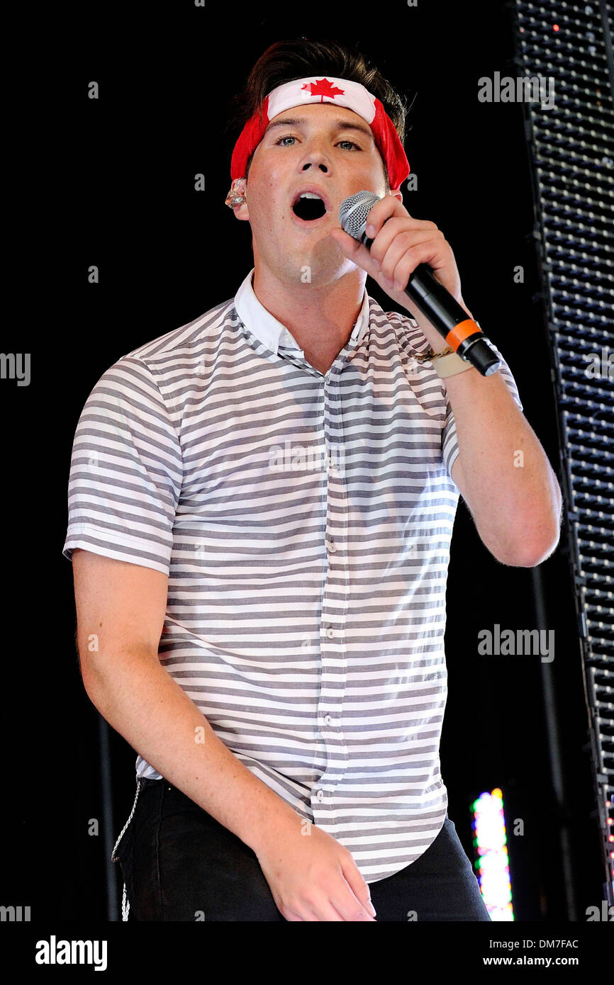 Zachary Porter of 'Allstar Weekend' performs at Molson Canadian ...