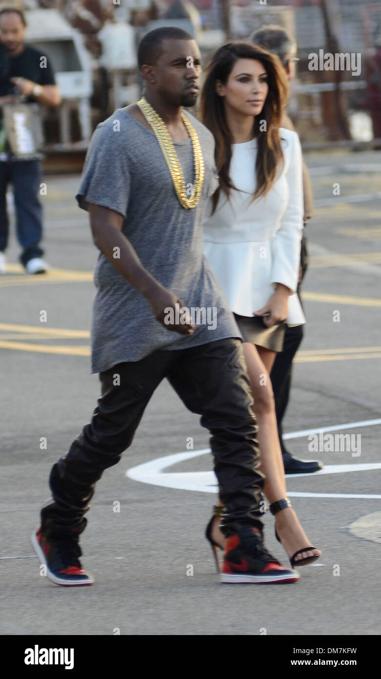 Kim Kardashian and Kanye West on their way to Heliport in Manhattan ...