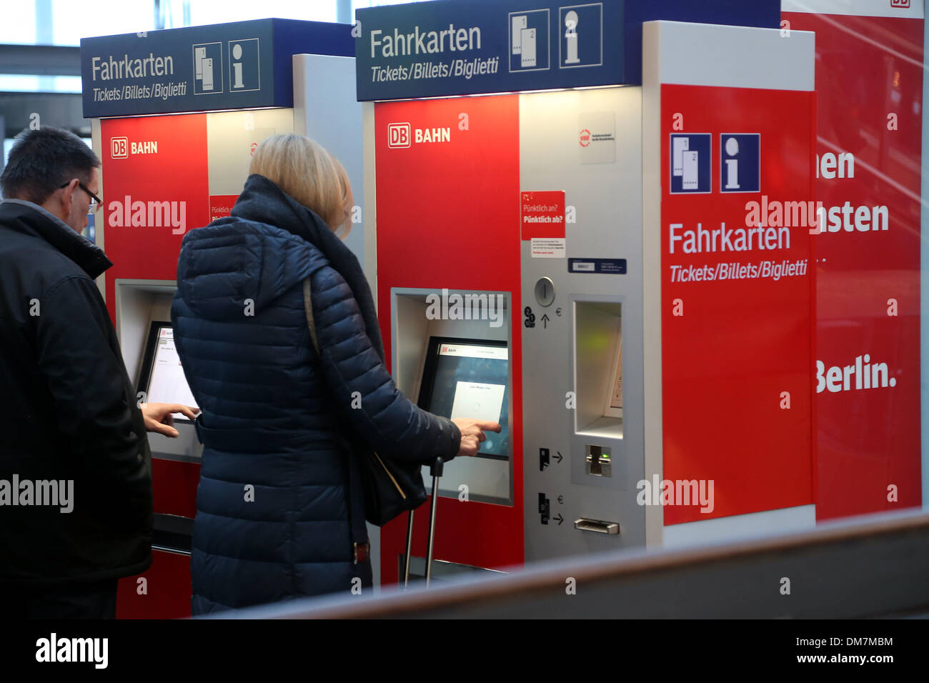 Ticket machine deutsche bahn german hi-res stock photography and images ...