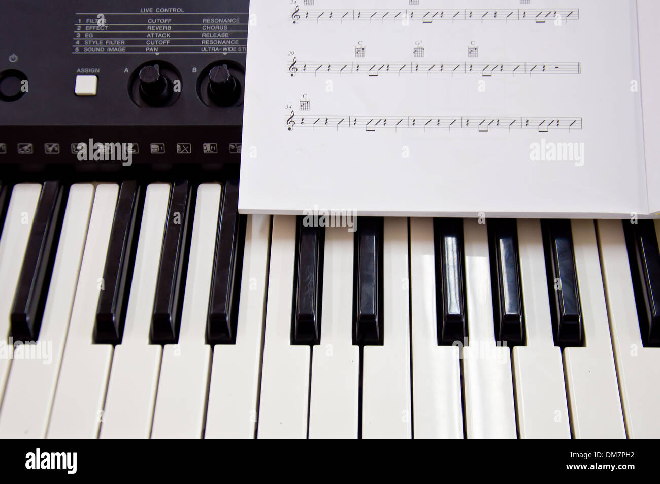 Song note hi-res stock photography and images - Alamy