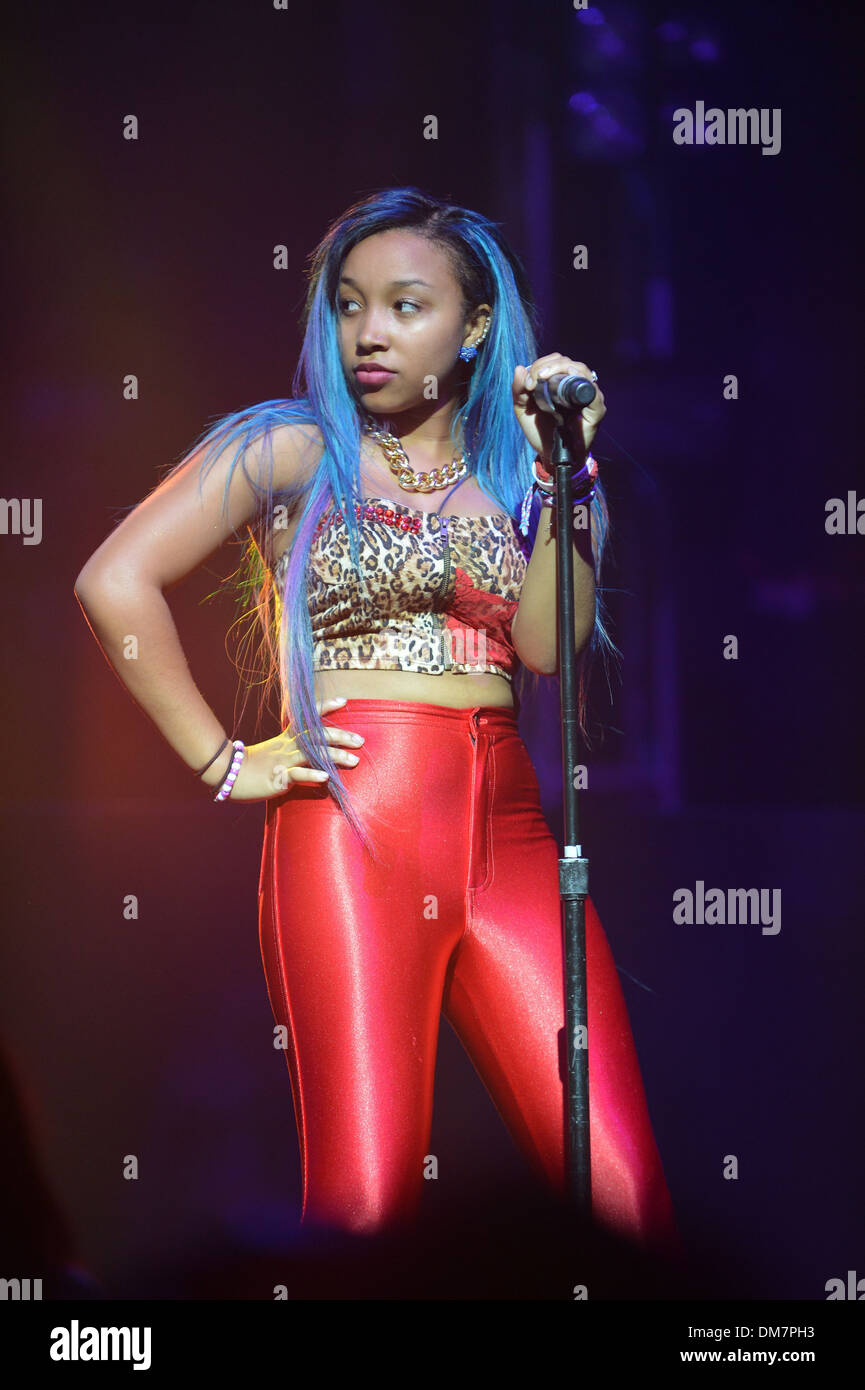 Bahja "Beauty" Rodriguez of OMG Girlz performs Scream Tour with Next ...