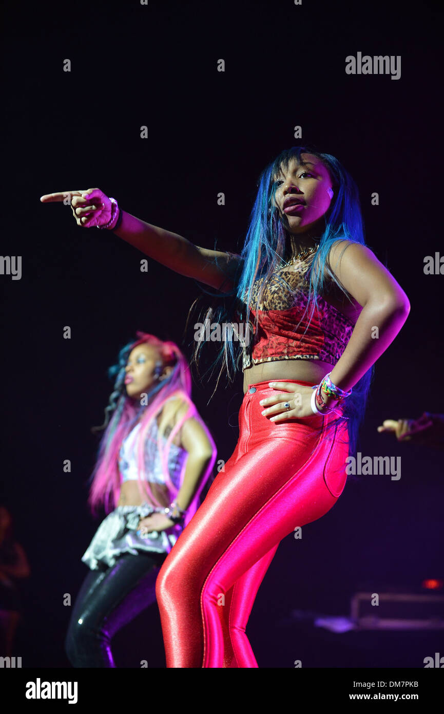 Bahja "Beauty" Rodriguez of OMG Girlz performs Scream Tour with Next ...