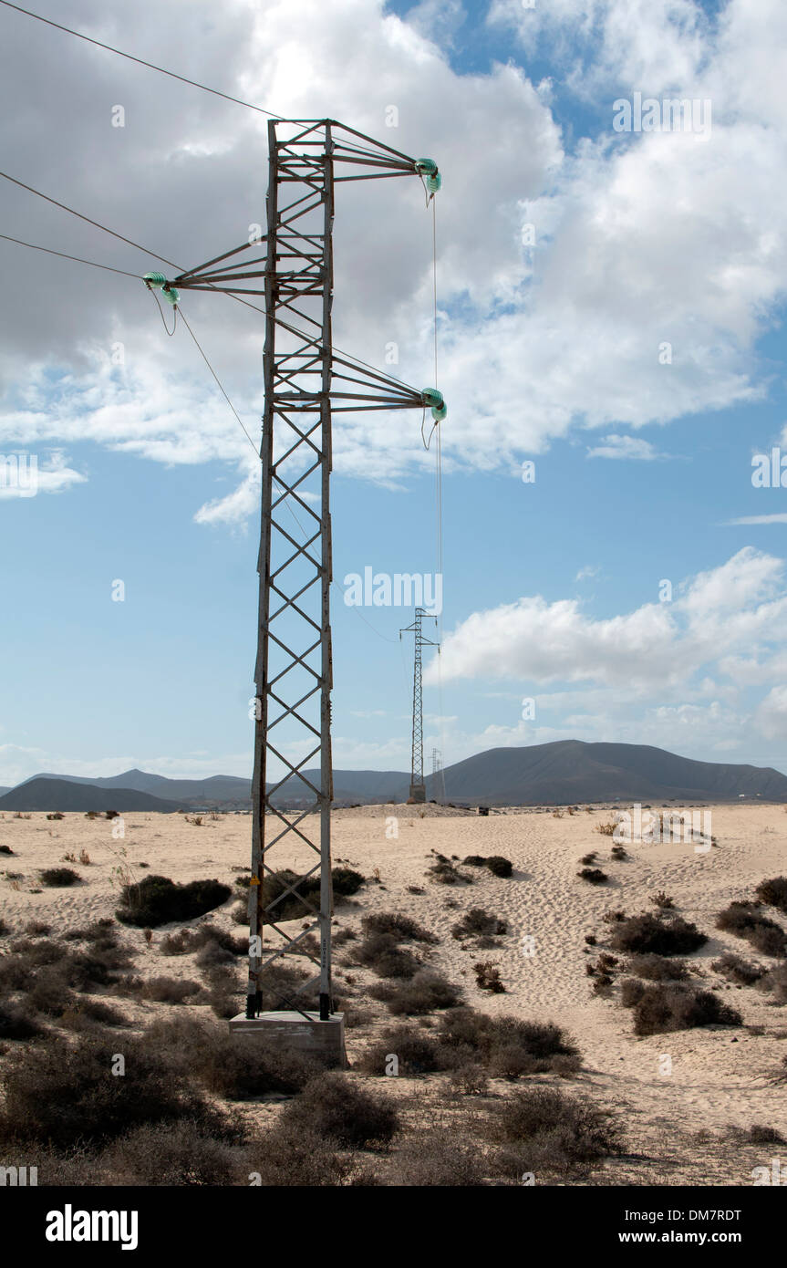 Power supply lines overland hi-res stock photography and images - Alamy