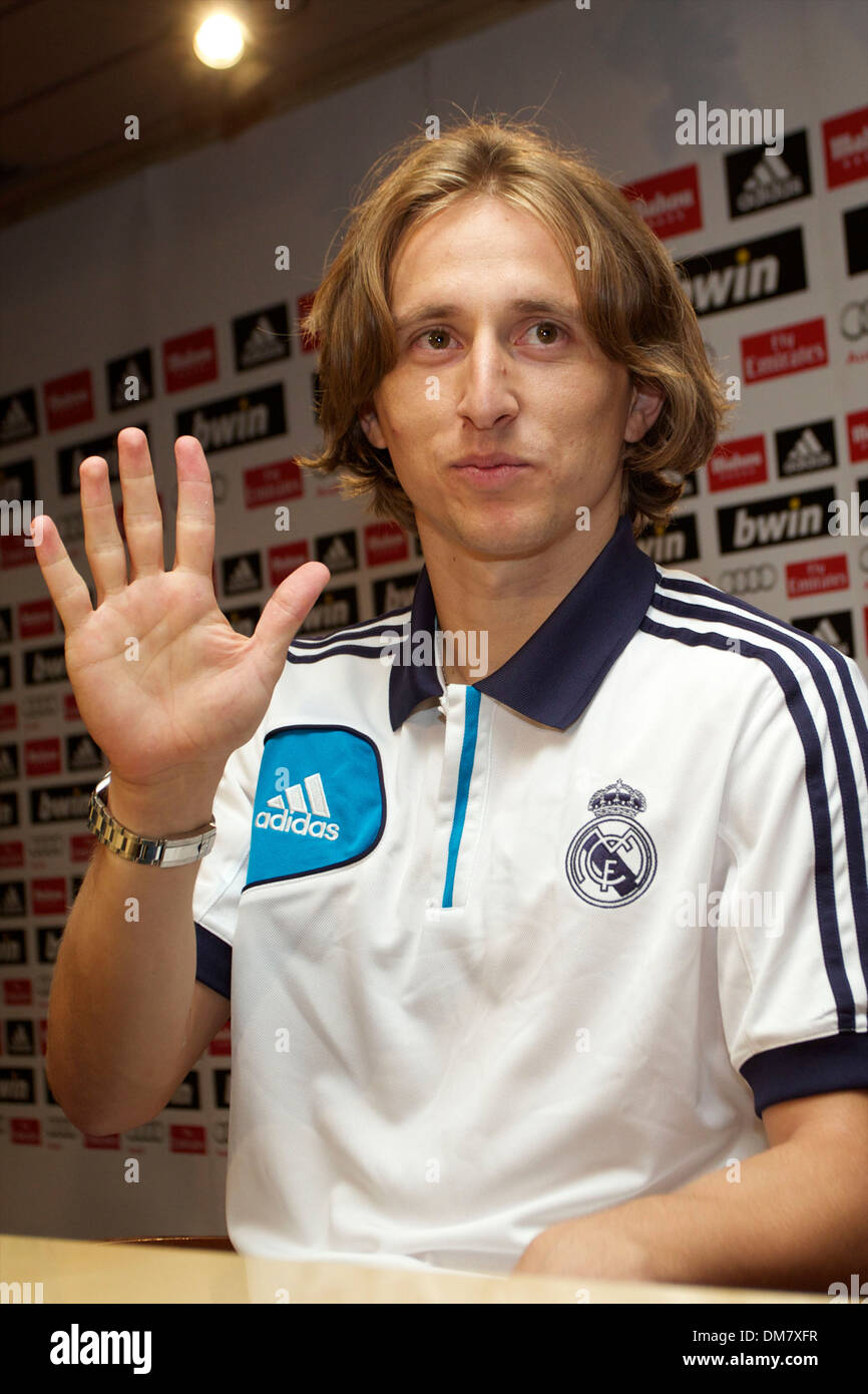 Luka Modric signs Real Madrid at Santiago Bernabeu stadium Madrid Spain ...