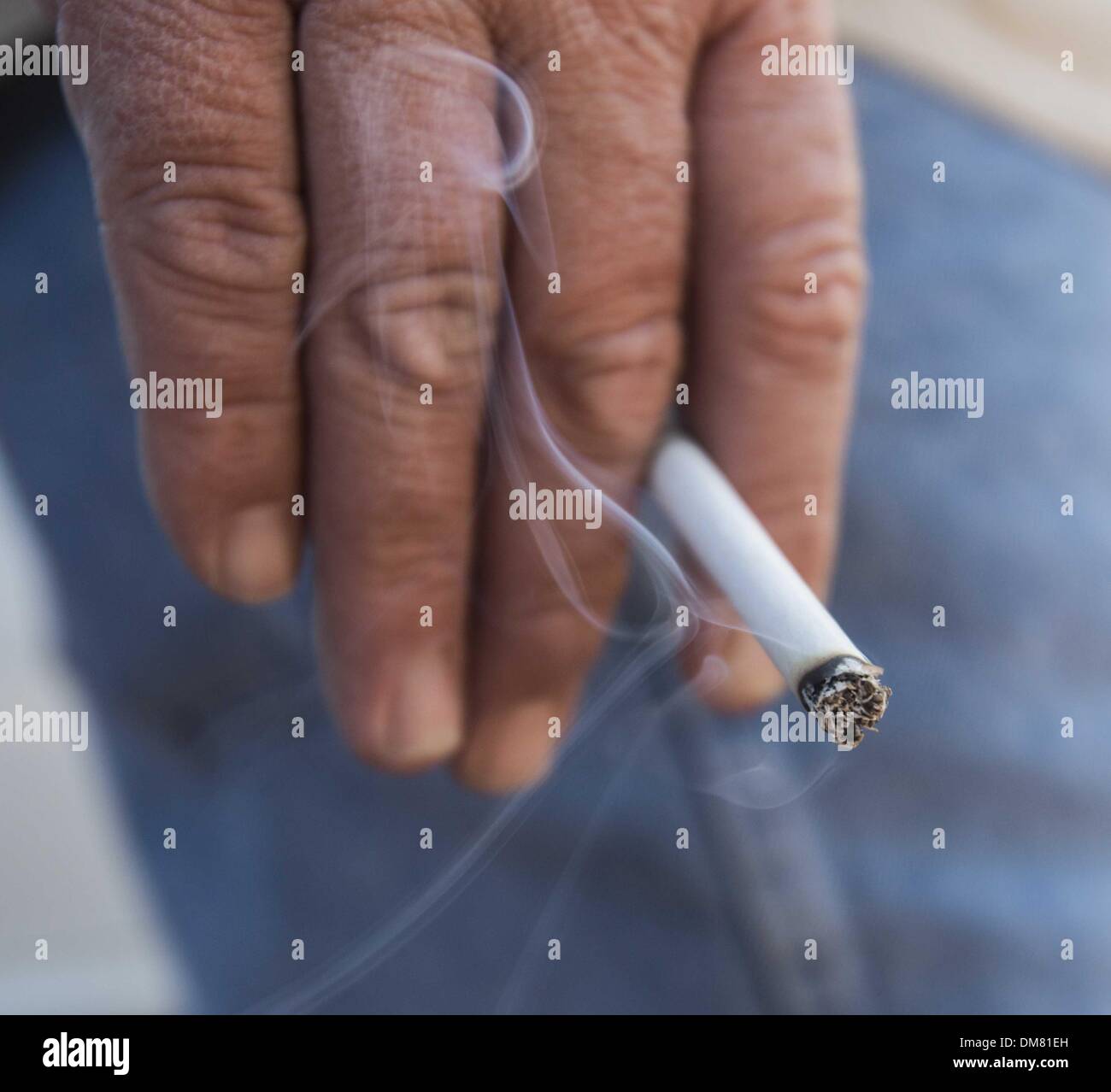 Man chiu hi-res stock photography and images - Alamy