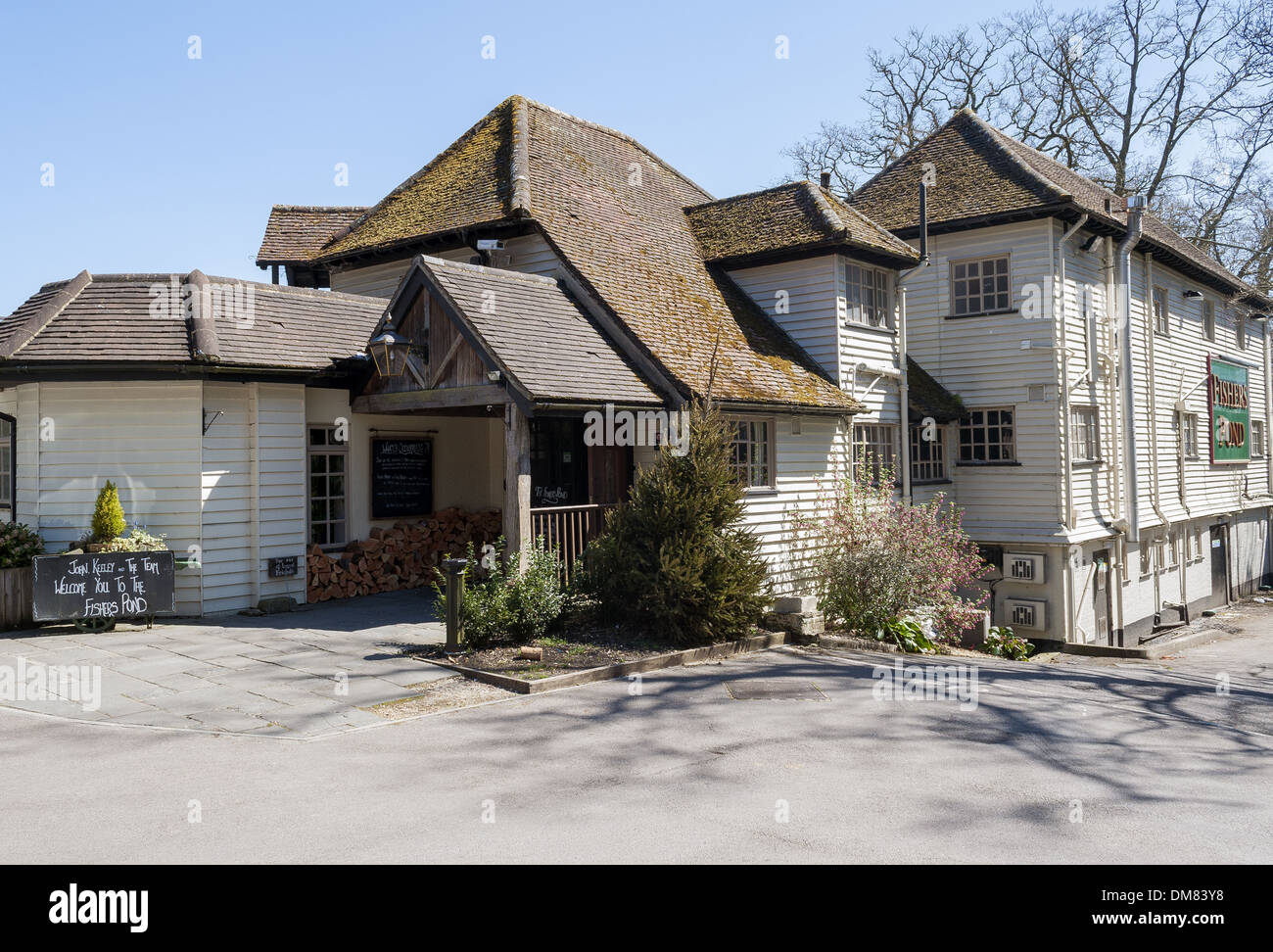 The Fisher's Pond country pub & restaurant in Eastleigh, Hampshire ...