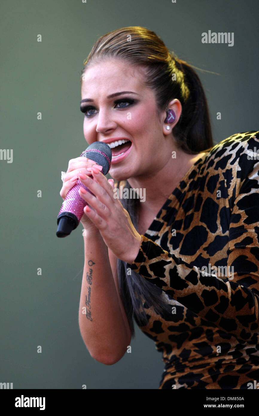 Tulisa singing hi-res stock photography and images - Alamy