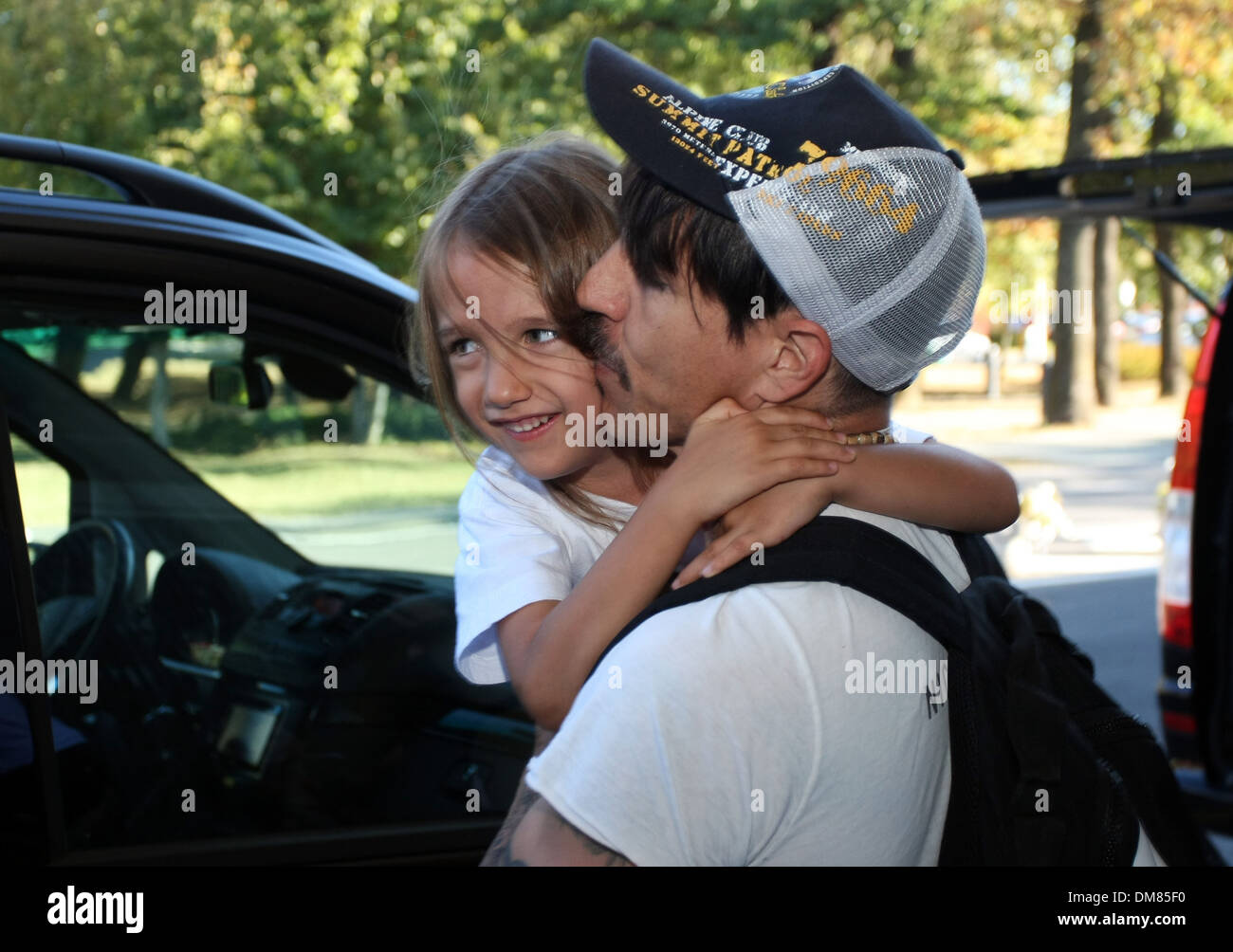 Anthony Kiedis and his son Everly Bear Red Hot Chili Peppers arriving ...