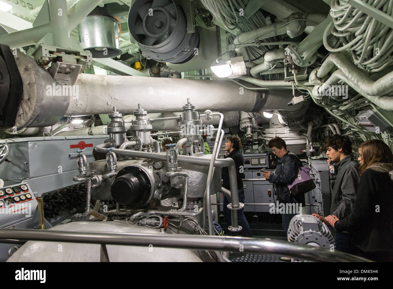 TOURING THE INSIDE OF THE REDOUTABLE, THE FIRST FRENCH NUCLEAR ...