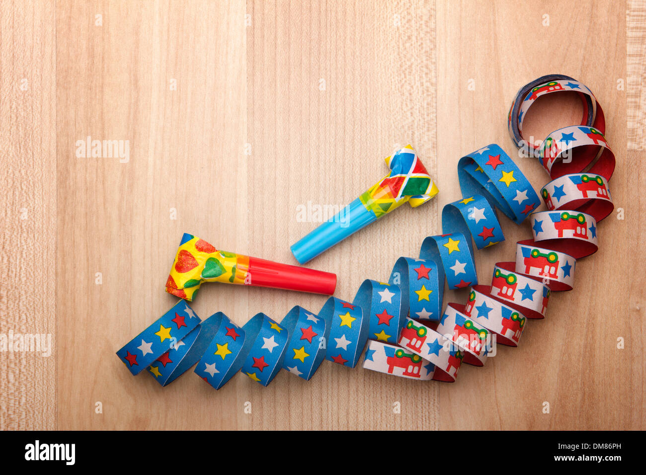 Streamers with confetti hi-res stock photography and images - Alamy