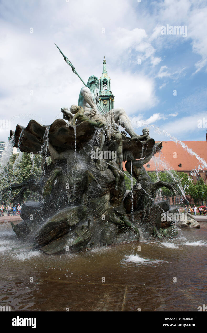 Neptunbrunnen berlin hi-res stock photography and images - Alamy