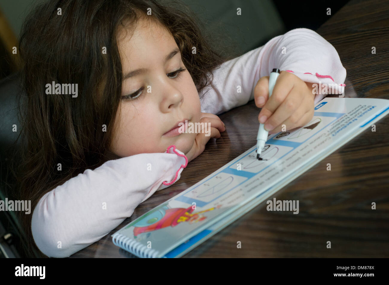 Children doing maths hi-res stock photography and images - Alamy