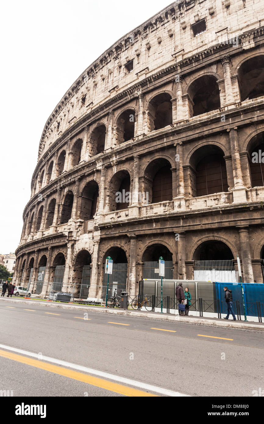 Colosseum vertical hi-res stock photography and images - Alamy