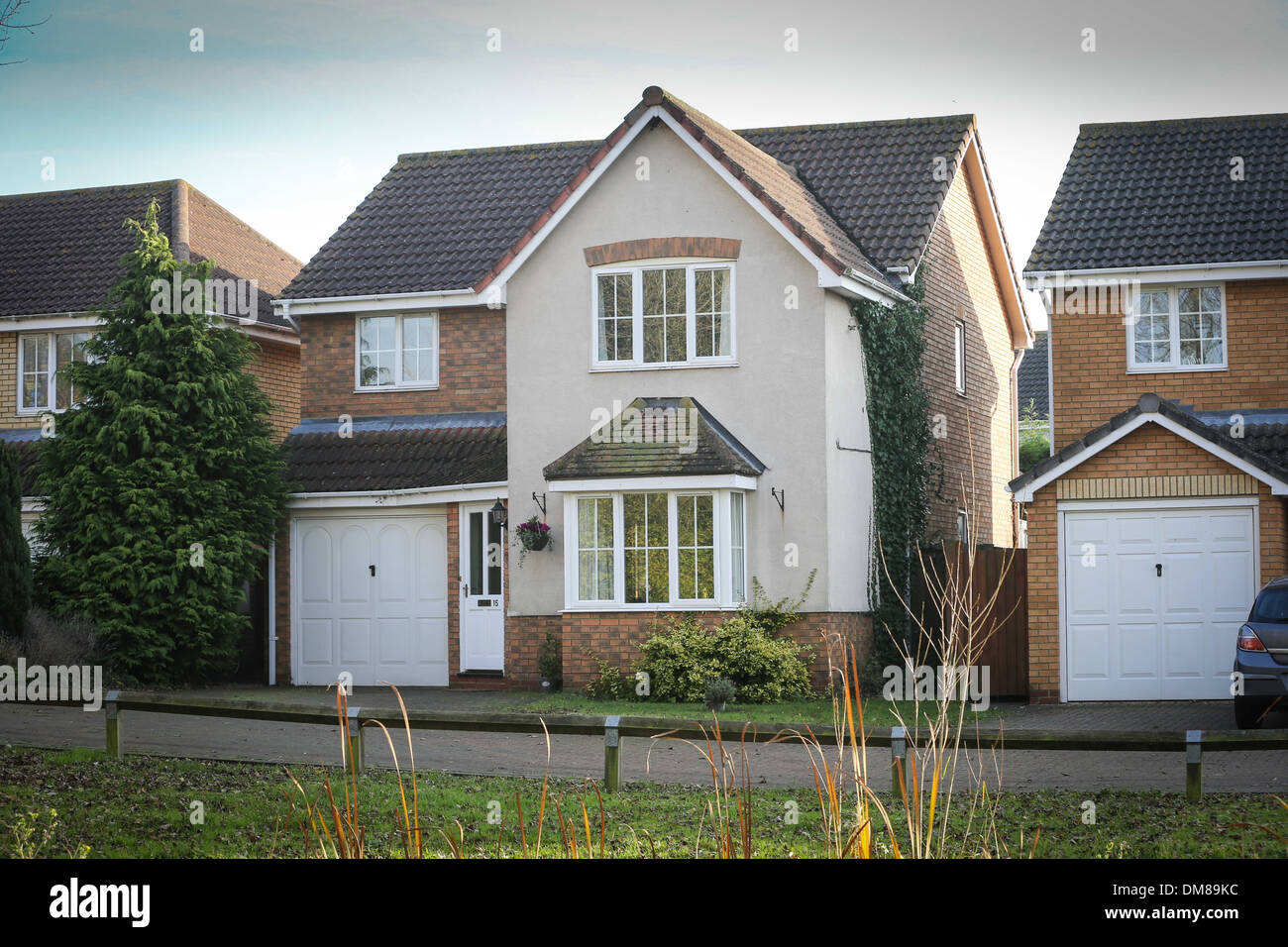 DETACHED FOUR BEDROOM HOUSE ON HOUSING ESTATE BUILT IN 1997 Stock Photo ...