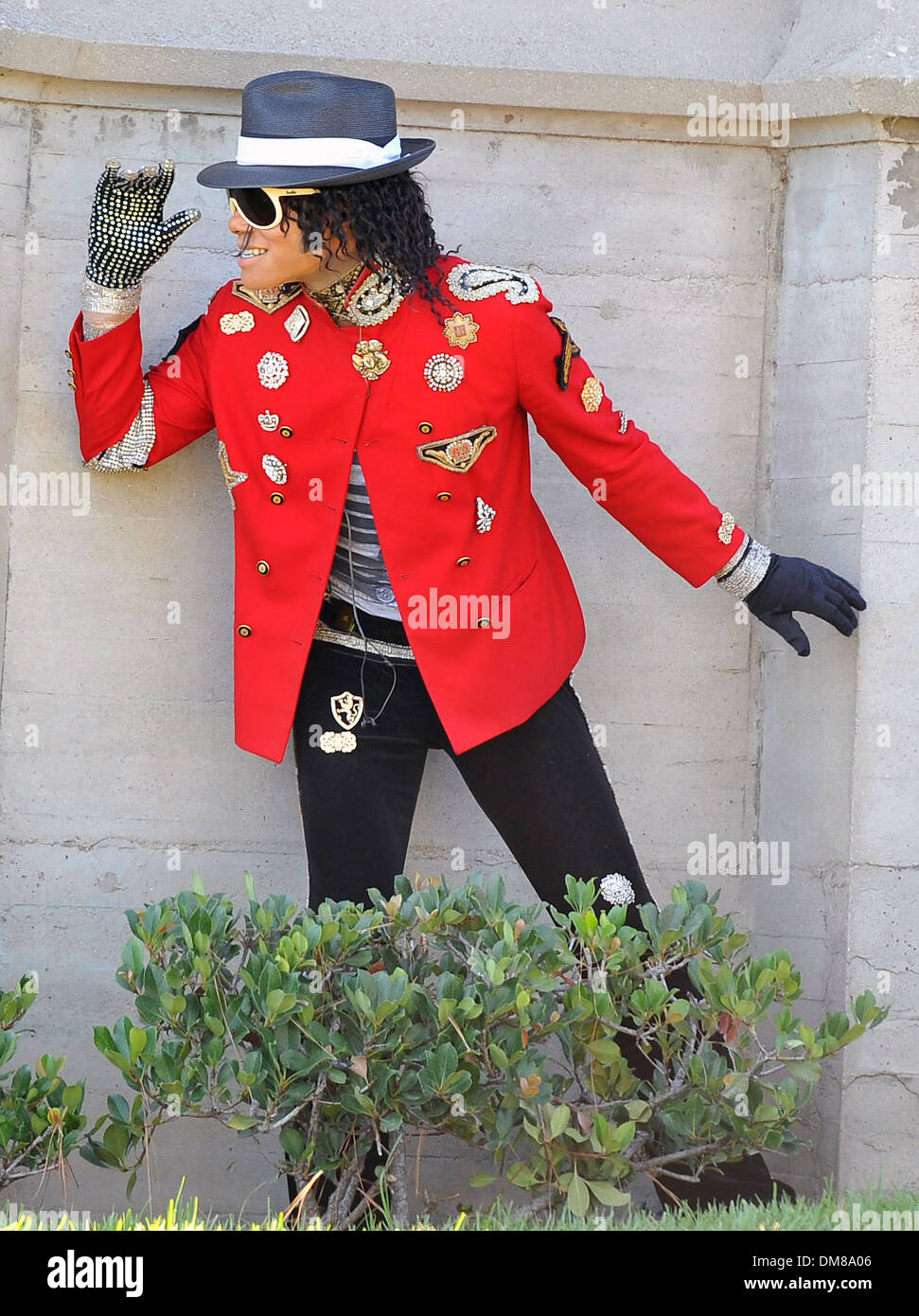 Fans visit Michael Jackson's tomb at Forest Lawn Cemetery on what Stock ...