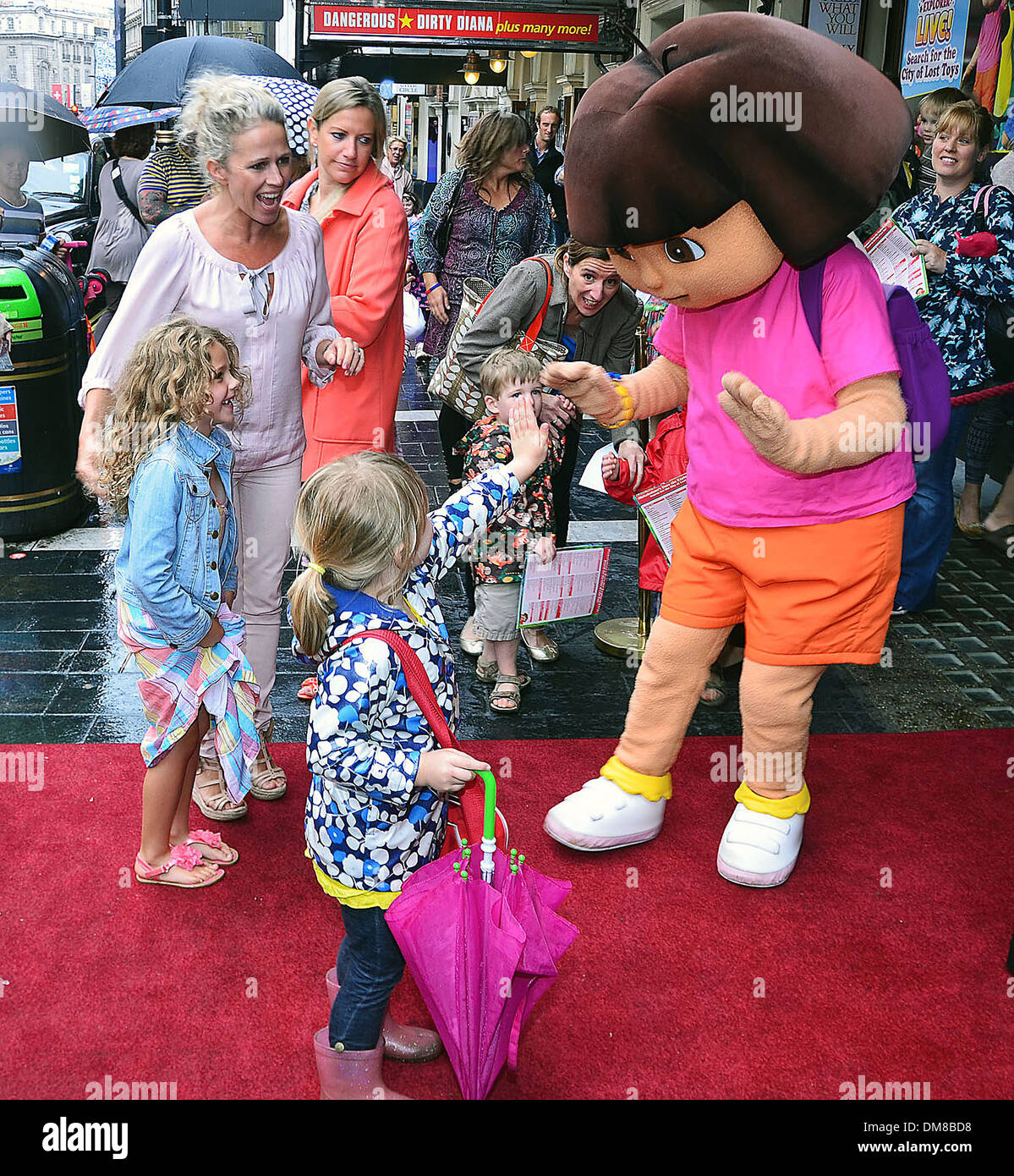 Lucy Benjamin at Apollo Theatre for Nickelodeon's Dora Explorer ...