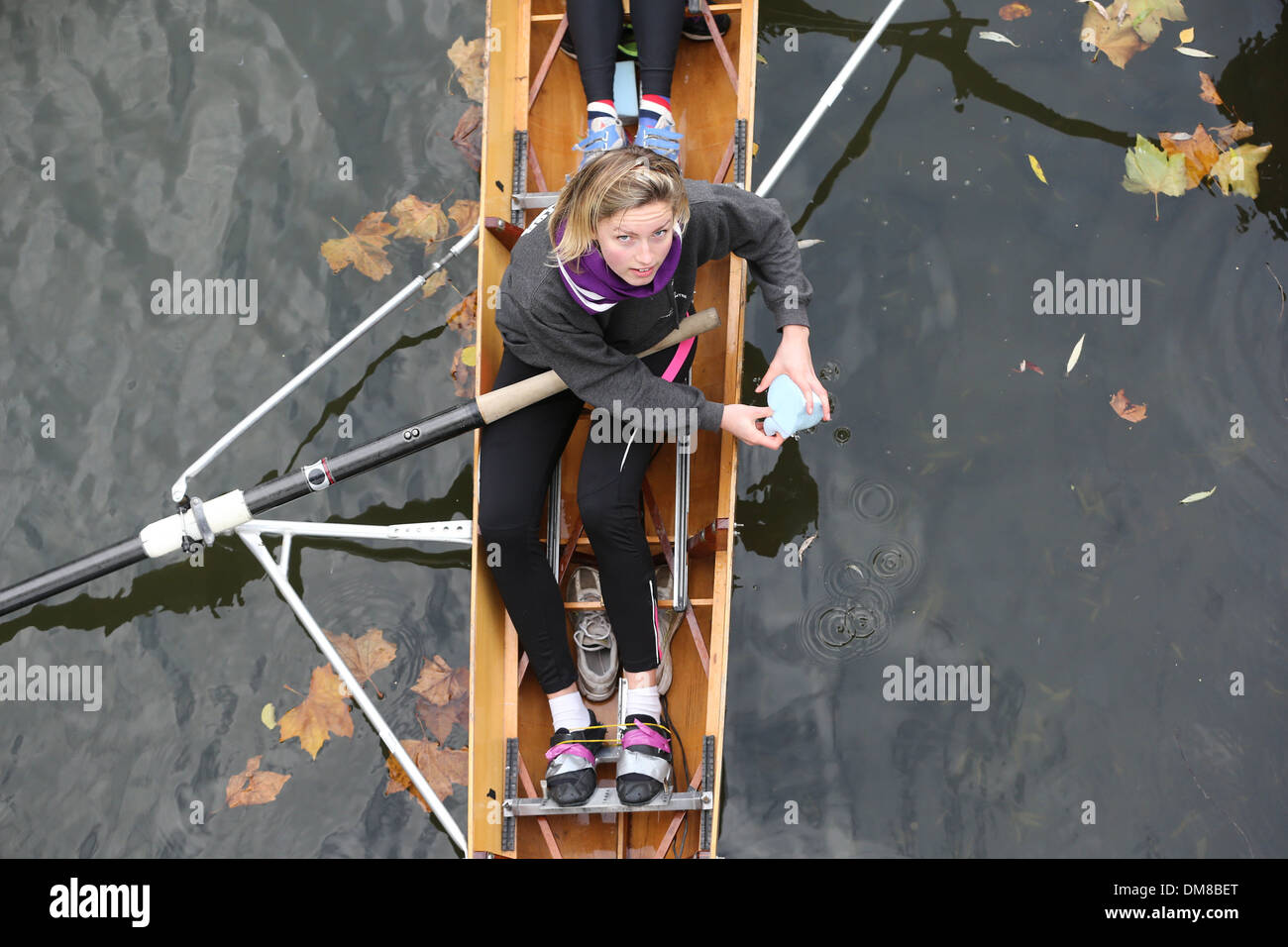 CAMBRIDGE AND OXFORD UNIVERSITY ROWING CREWS ON THE RIVER CAM IN ...