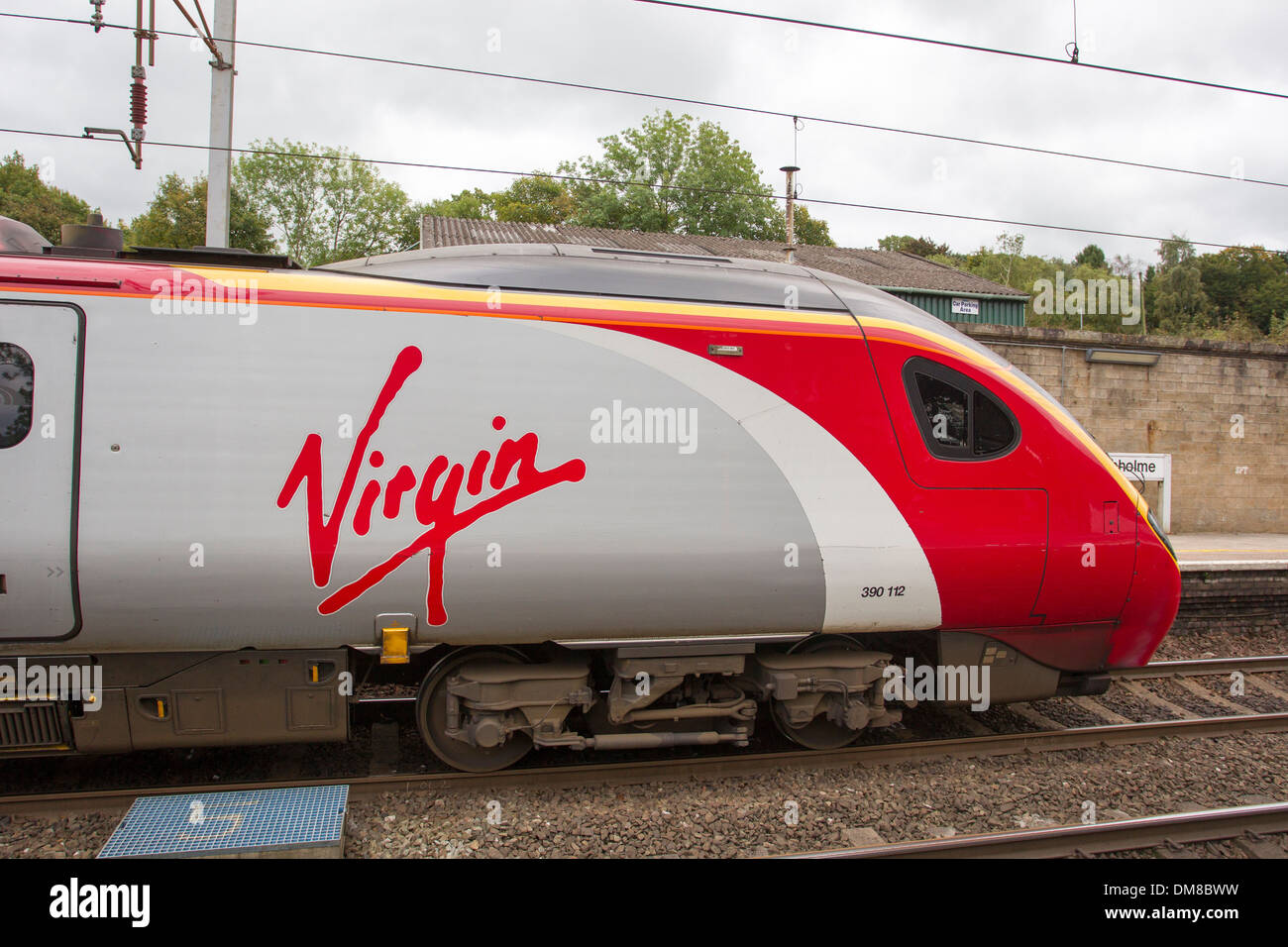 Virgin train at Oxenholme Lake District Stock Photo - Alamy