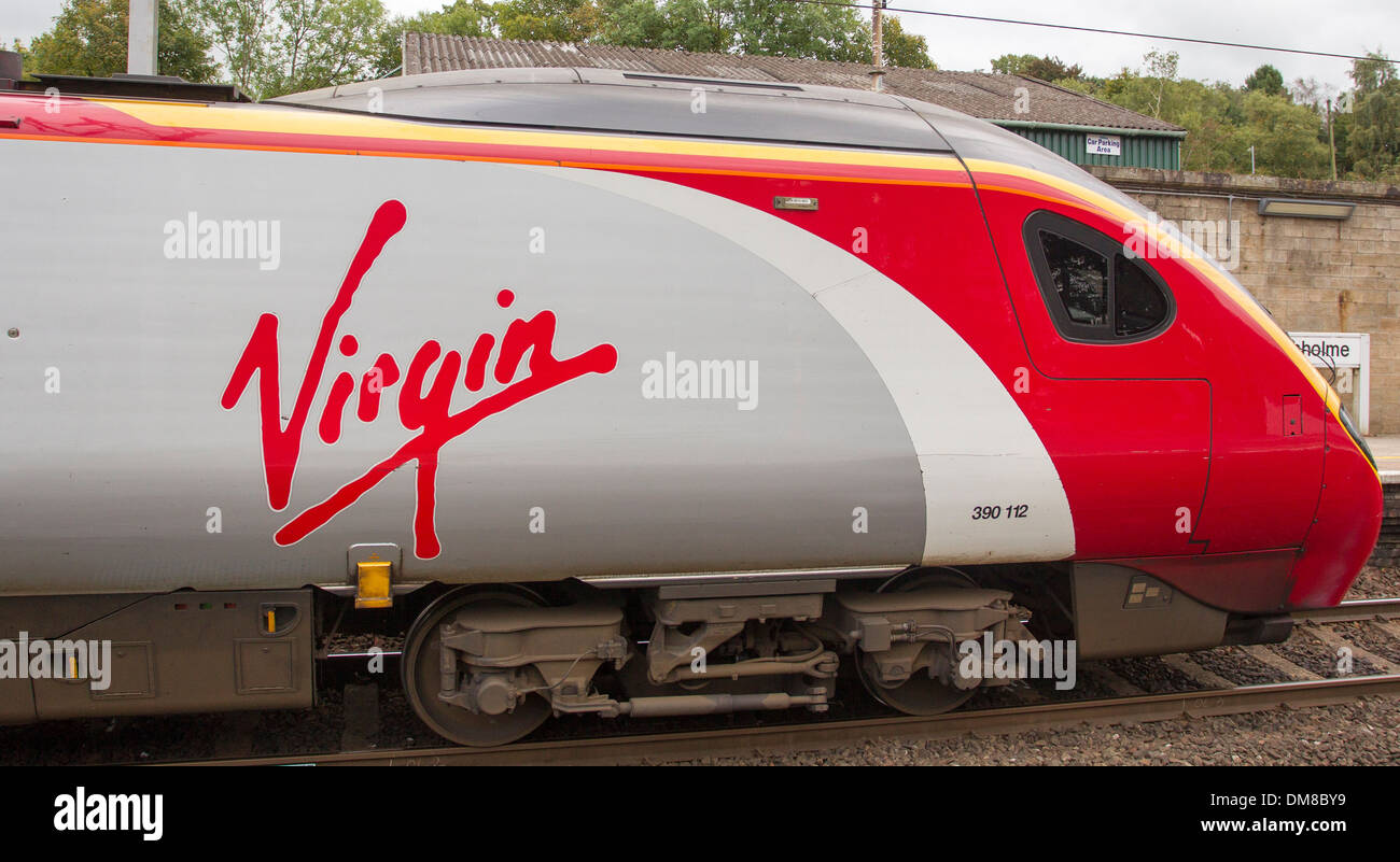 Virgin train at Oxenholme Lake District Stock Photo - Alamy