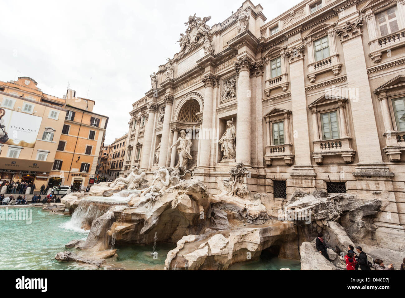 Roma italia trevi fuente hi-res stock photography and images - Alamy