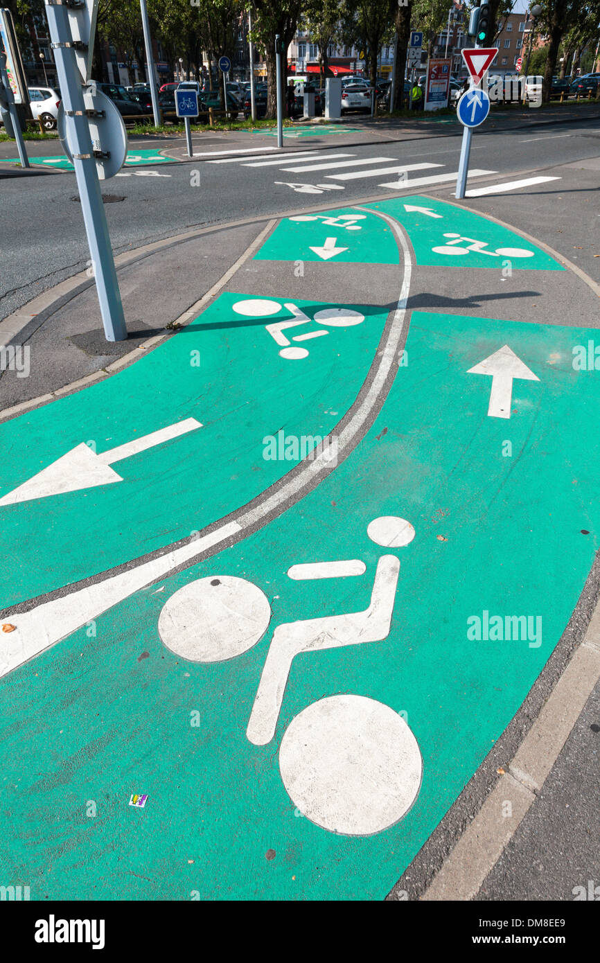 French cycle hi-res stock photography and images - Alamy