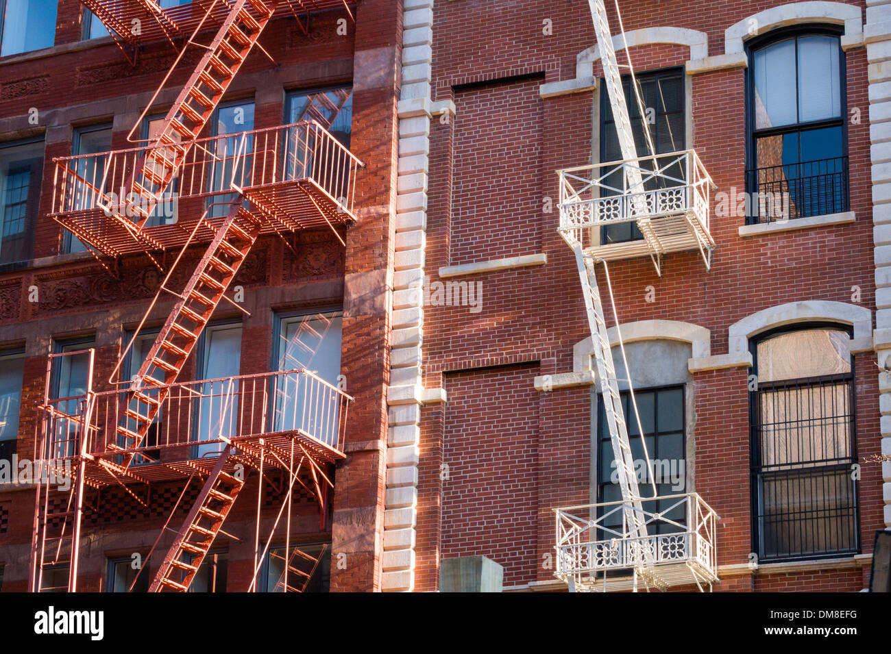 Old tenement building nyc hi-res stock photography and images - Alamy