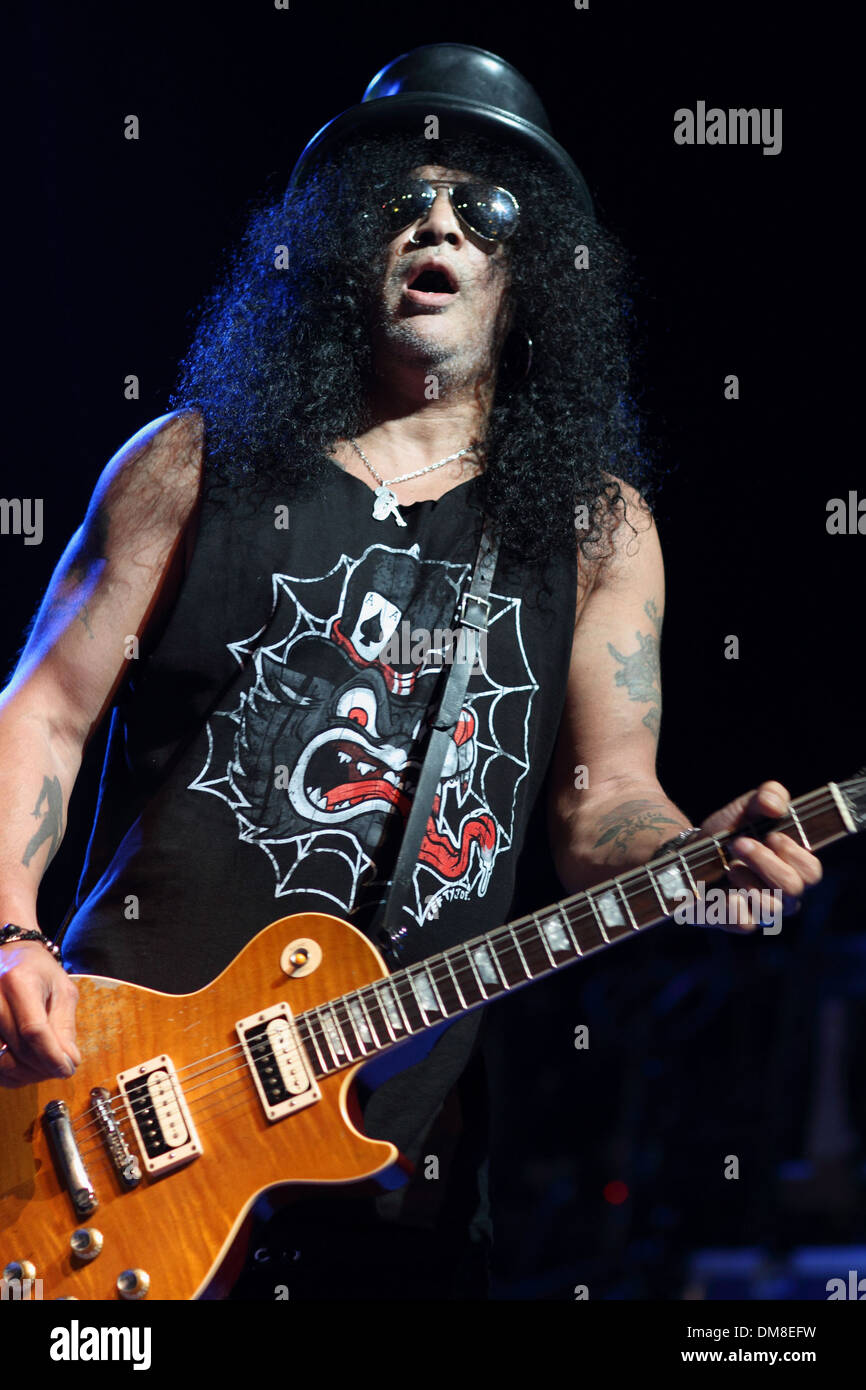Slash performing at Hisense Arena Melbourne, Australia - 28.08.12 Stock ...