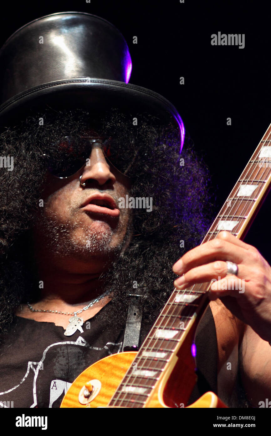Slash arena hi-res stock photography and images - Alamy