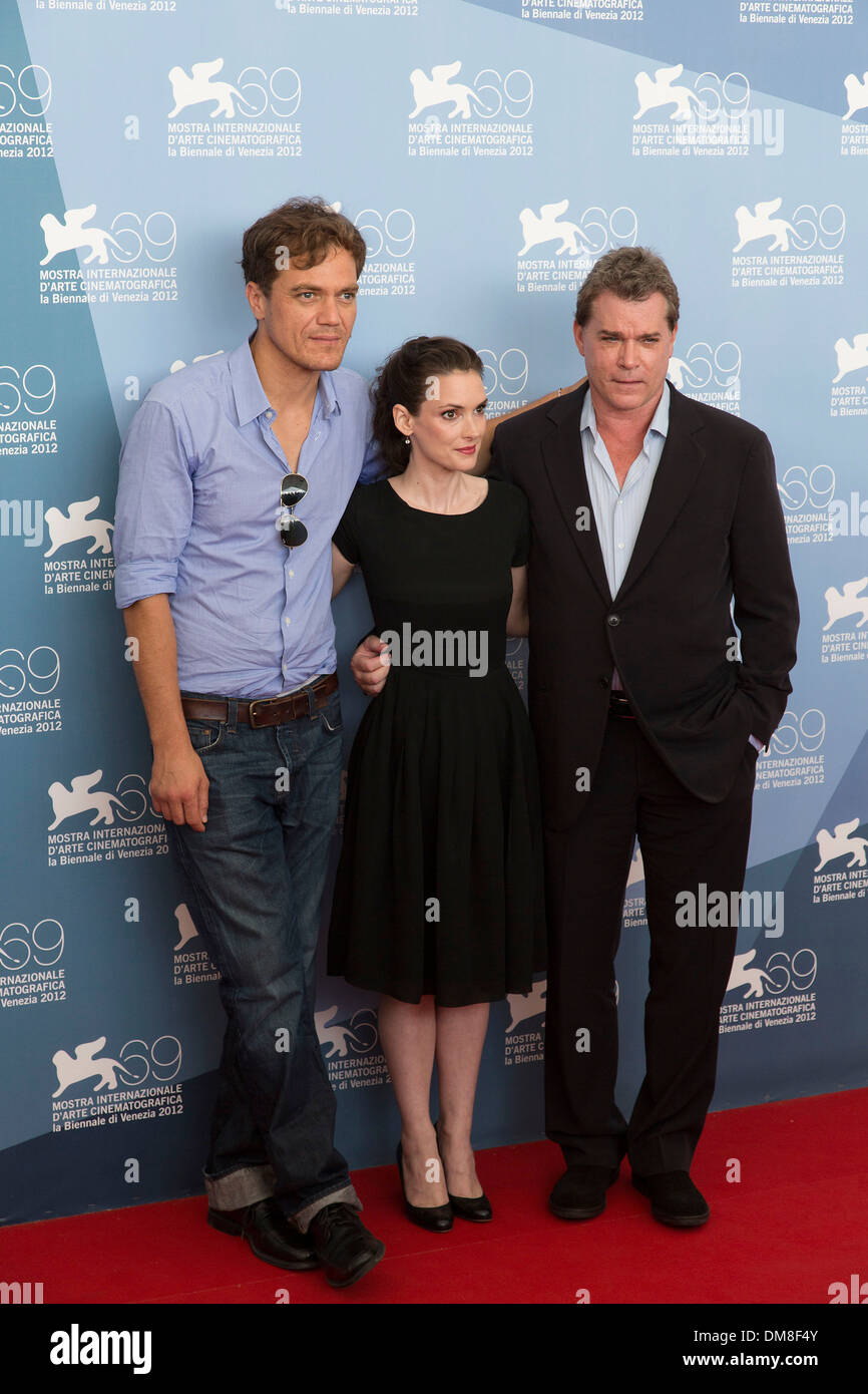 Michael shannon ray liotta iceman hi-res stock photography and images ...