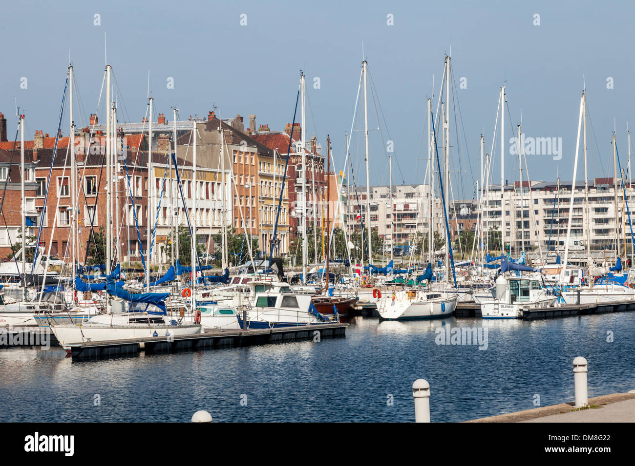 Dunkirk boats hi-res stock photography and images - Alamy