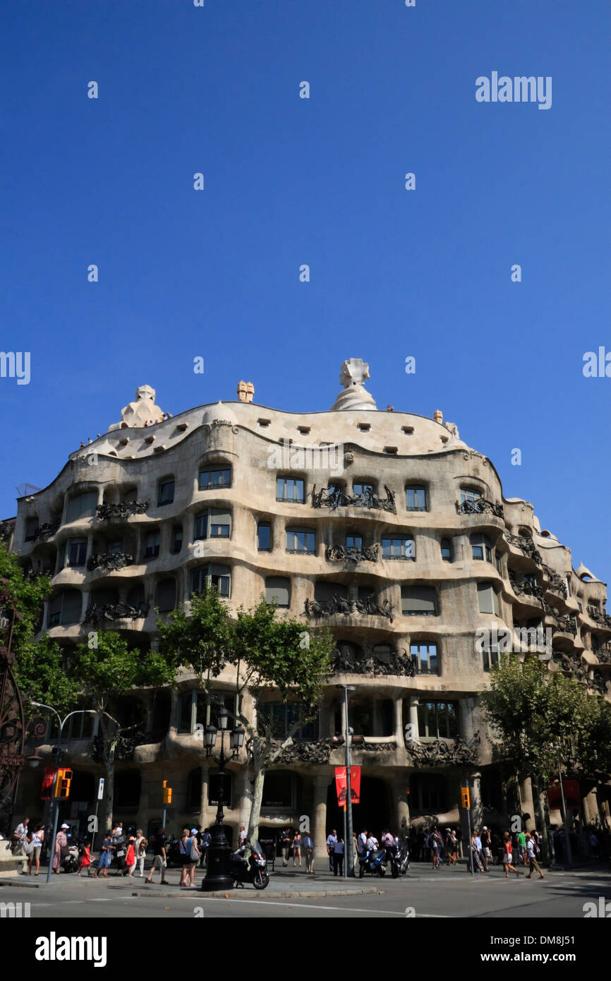 Casa Mila La Predera at Passeig de Gracia, Antoni Gaudi, Barcelona ...