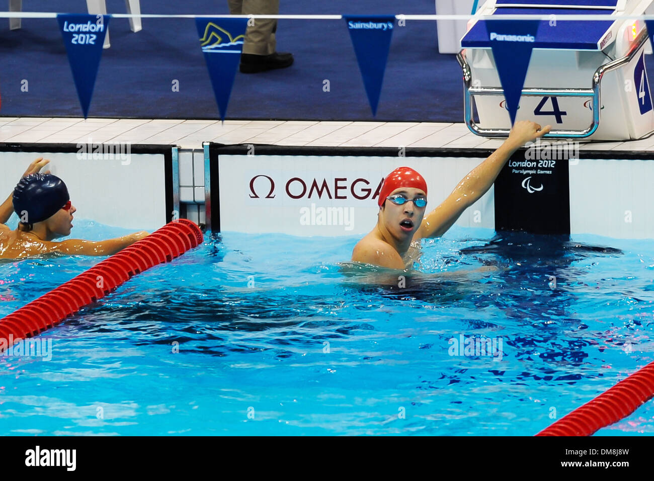 Jonathan fox hi-res stock photography and images - Alamy