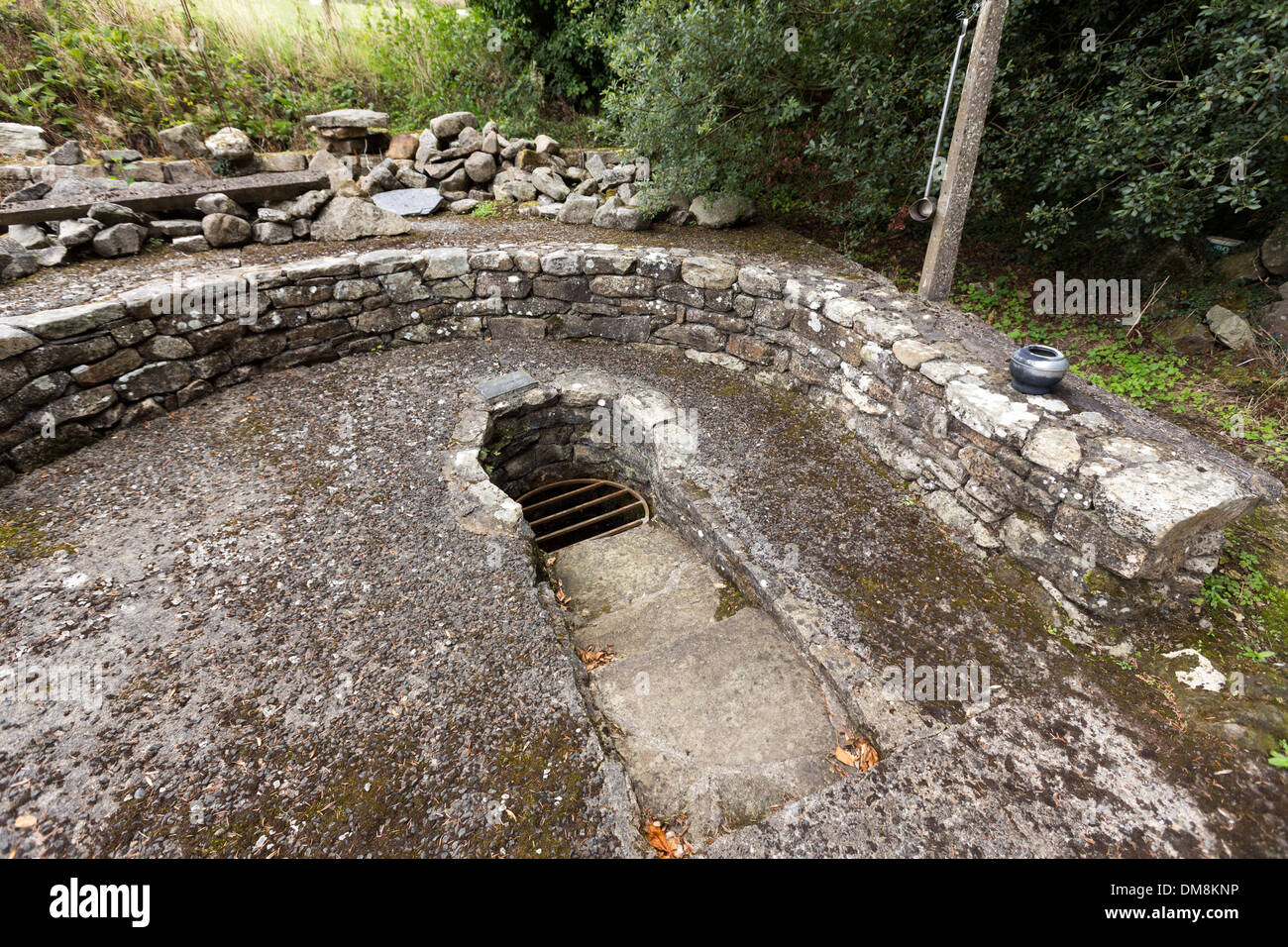 Holy well and ireland hi-res stock photography and images - Alamy
