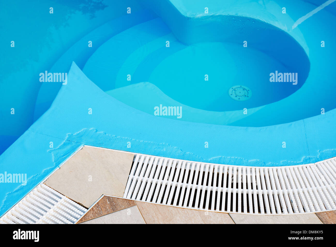 Clear water pool hi-res stock photography and images - Alamy