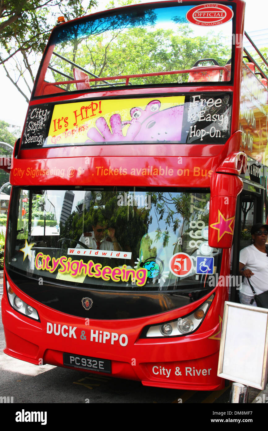 Singapore bus tours hi-res stock photography and images - Alamy
