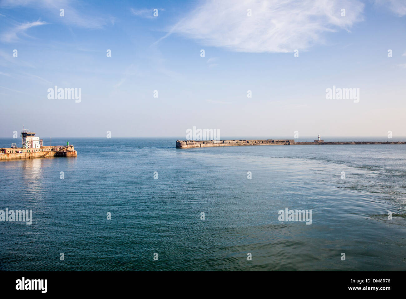 Dover harbour sea port hi-res stock photography and images - Alamy